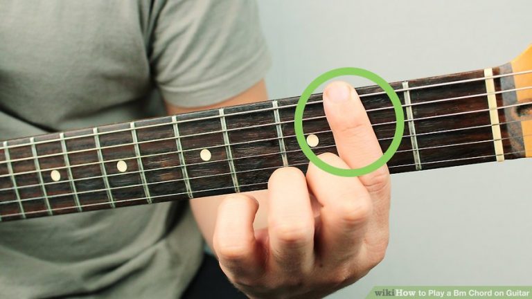 Hướng dẫn ba cách bấm hợp âm Si thứ với Guitar - Trường Âm Nhạc Việt Thương